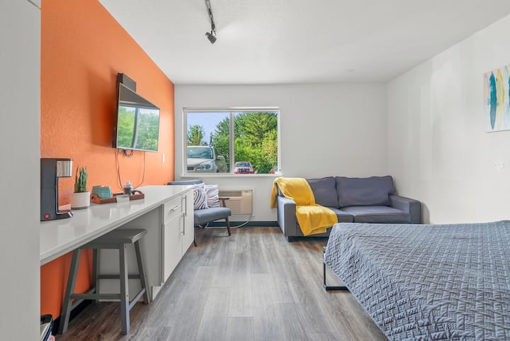 Cedar Falls Micro-apartment - Waterloo, IA
