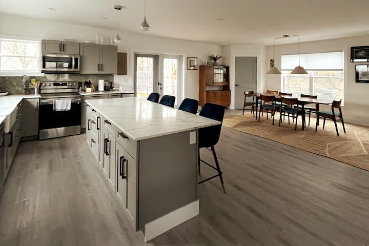 Modern House In D/t Halifax - Halifax