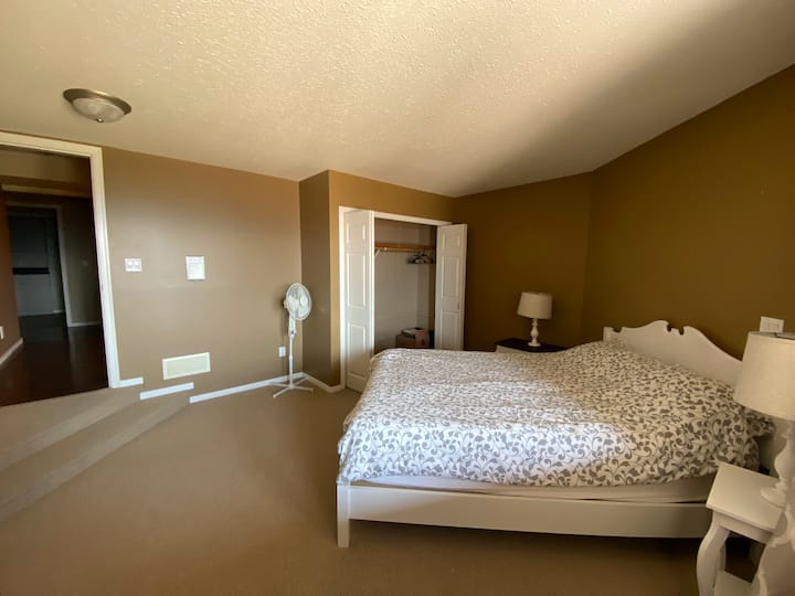 Private Guest House W/ Lakeview. - West Kelowna
