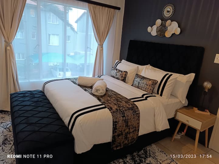 Urban Oasis|chic Apartment, Fast Wi-fi - Randburg