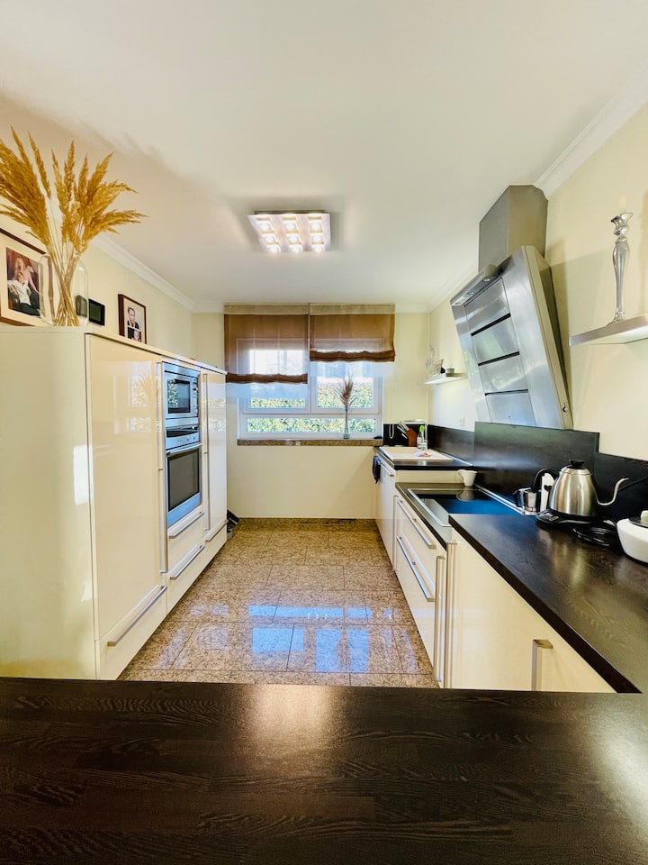 Wunderschönes Haus Ca. 150 Qm - Düsseldorf