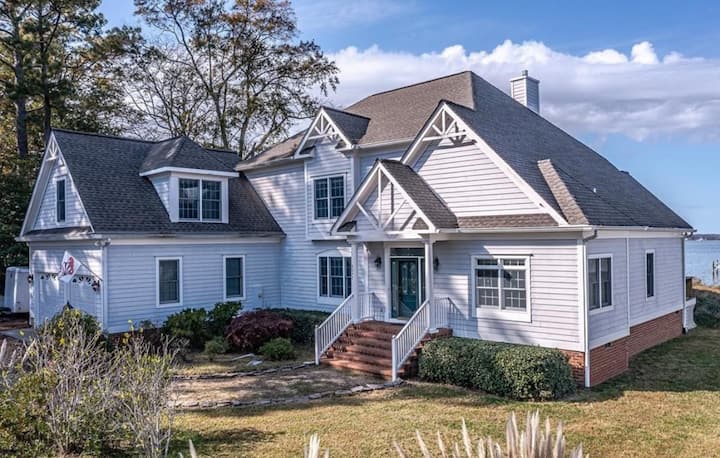 Private Beach | Spacious Family & Pet Getaway - Reedville, VA