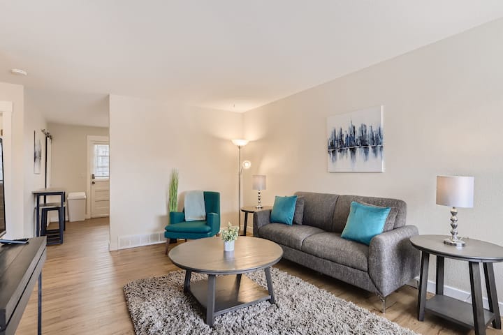 Small-town Feel / Outdoor Enthusiast Paradise - Loveland, CO