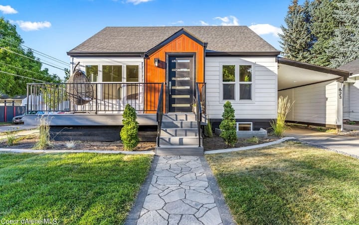Fort Grounds Bungalow On Empire - Coeur d'Alene, ID