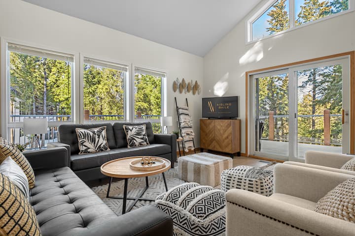 The Timbersmith | Hot Tub | Fire Pit | Deck | Pets - Invermere