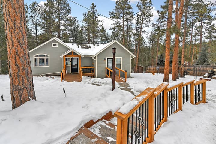Blue Spruce Bungalow - Evergreen, CO