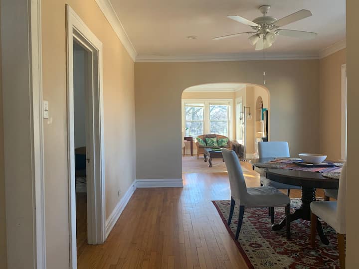 2 Brm Top Floor Sunset & Park Views Lincoln Square - Evanston, IL