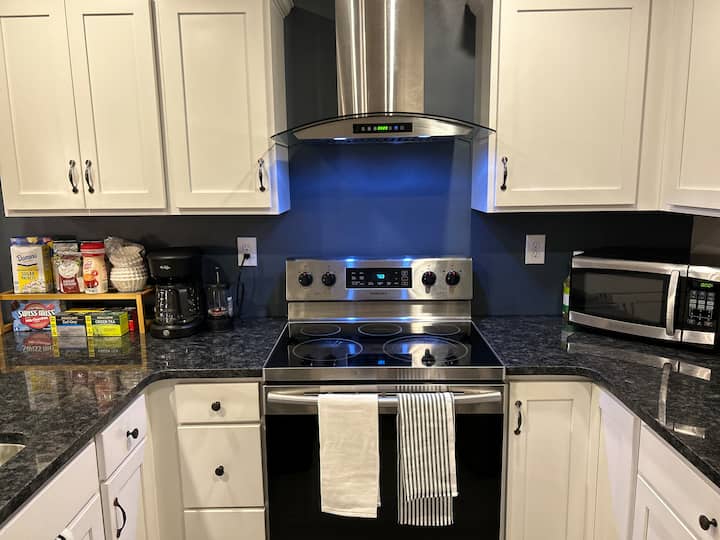 Beautiful Modern Apartment Next To The Mix! - Ithaca, NY