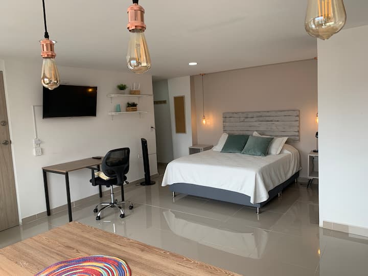 Buena Iluminación • 15 Min Poblado Metro •Styilish - Medellín