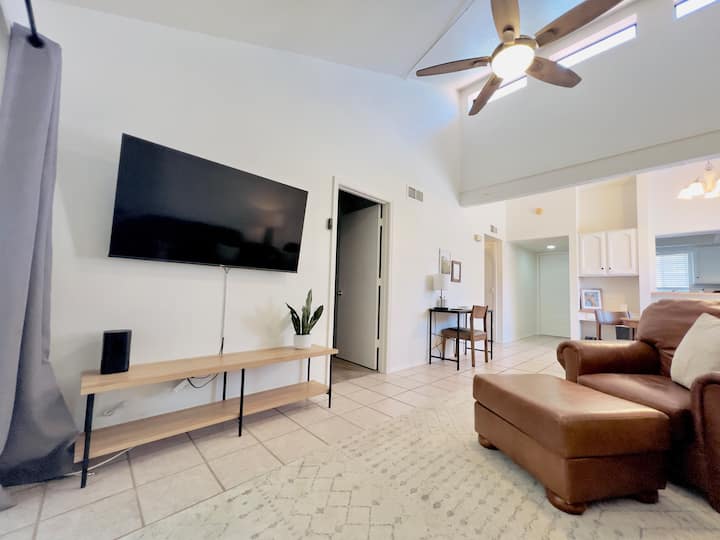 Minutes From Downtown Gilbert! Quiet 2br/2ba Condo - Gilbert, AZ