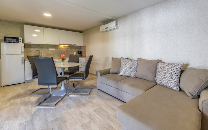 Rocco 2 Mobile Home 4 - Banjole