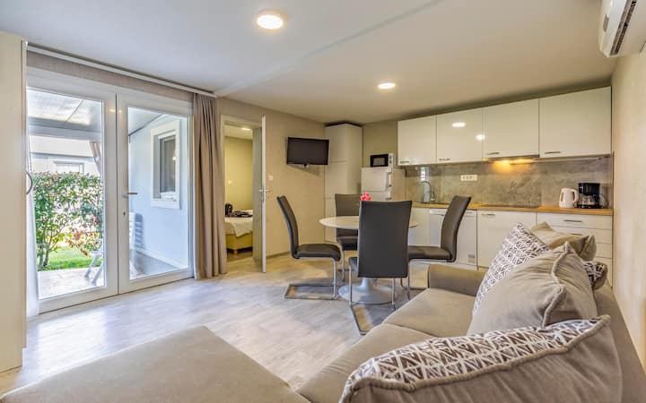 Rocco 2 Mobile Home 5 - Pula