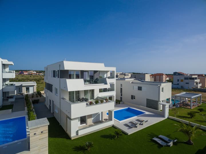 Deluxe Two-bedroom Apartment - Pool Maris - Novalja