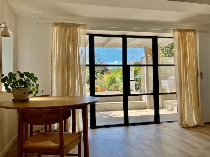 Contemporary And Stylish Self-contained Apartment - Brighton Marina