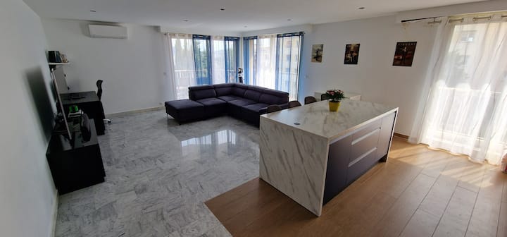 Superbe Appart De 90m2 Avec Piscine Dans Residence - Nice