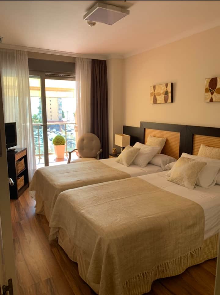 Precioso Apartamento De Lujo, Frente A La Playa - Benalmádena