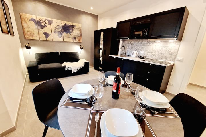 Monnadina In Florence - Florence