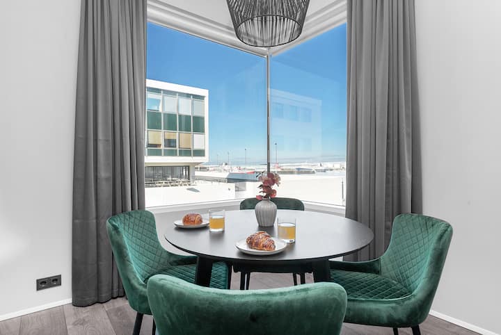 Stylish & Modern Downtown Apartment - Harbour View - Reikiavik