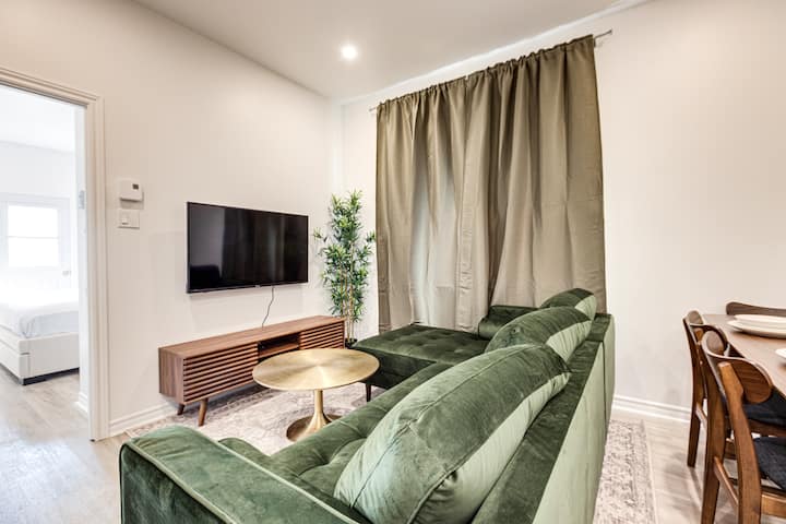 The Summit – Bright City Retreat - Montreal