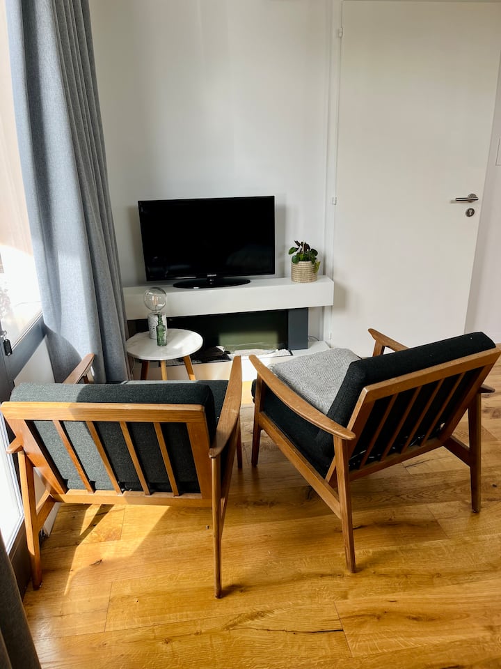 Spacious Studio Near Lausanne With Private Entry - Lausanne