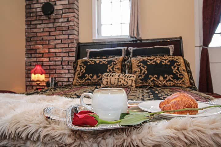 Historic Derby Carriage House - Himalaya, Louisville