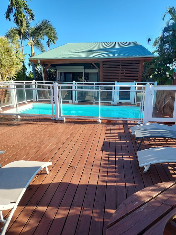 Gîte Bleu Outremer  2 à 8 Pers.
Pisce-vue Mer - Guadeloupe