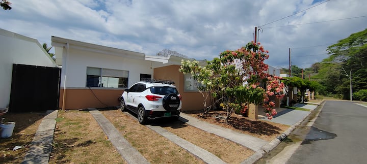 Casa En Condominio Malaga. Playa Herradura. - Playa Herradura