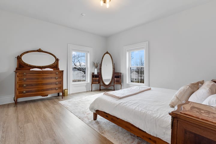 Private Suite At The Cayuga Shoreline - Interlaken, NY