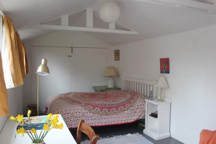 Cosy Converted Cabin By The Sea. No Cooking - Kent