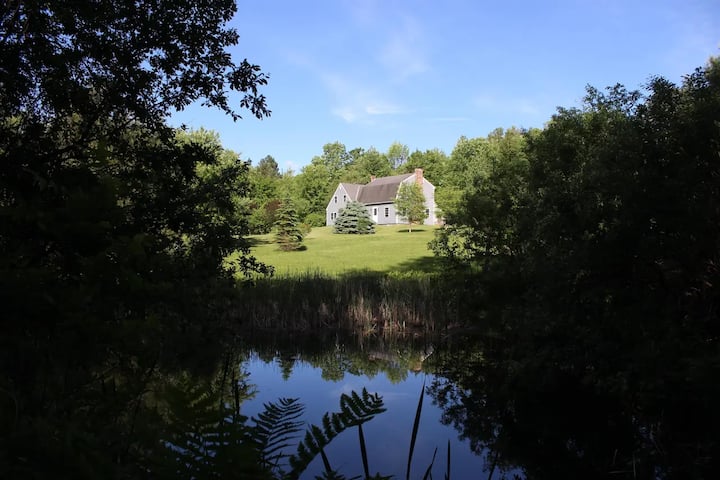 Charming Farmhouse & Gardens, 5 Minutes To Town - Woodstock, VT