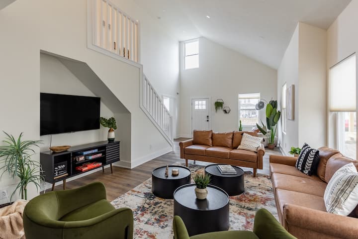 Spacious For Groups~family Gameroom~walk To Butler - Indianapolis