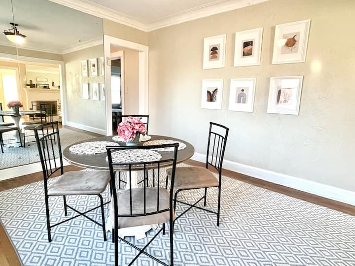 Grandma’s Attic 2 Bedrm Apt - Kansas City