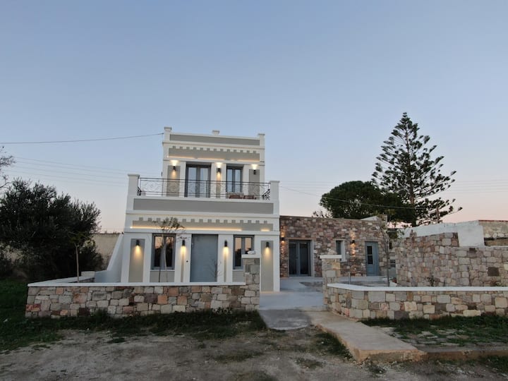 Mavrokastro House - Milos