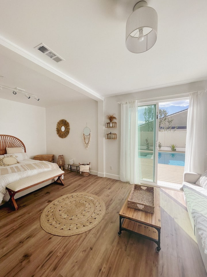 Beautiful Bedroom With Pool View - Lake Elsinore, CA