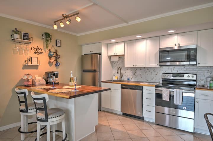 Sunrise Catch Nsb Oceanview Steps From The Beach - New Smyrna Beach, FL