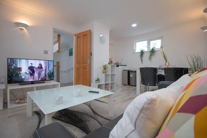 Fibre Wifi | Hotel Linen | Cardiff Bay - 1 Min - Cardiff