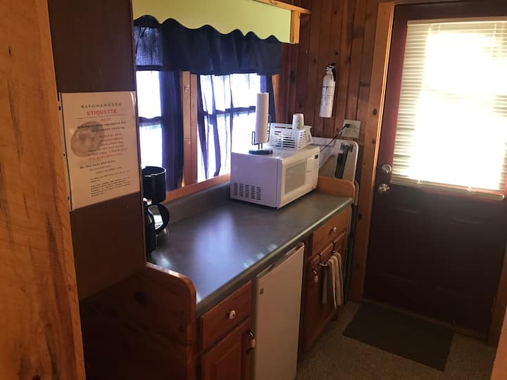 Mtn Peaks Inn-old Baldy Mtn Ste-downtown Hill City - Hill City, SD