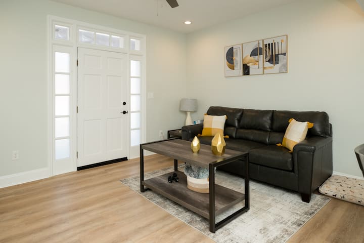 Spacious 3 Bedroom Apt - Staunton, VA