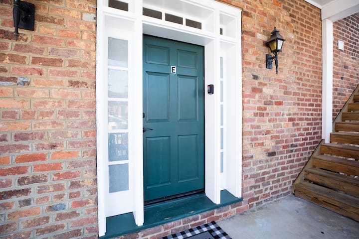 Spacious 3 Bedroom Apt - Staunton, VA