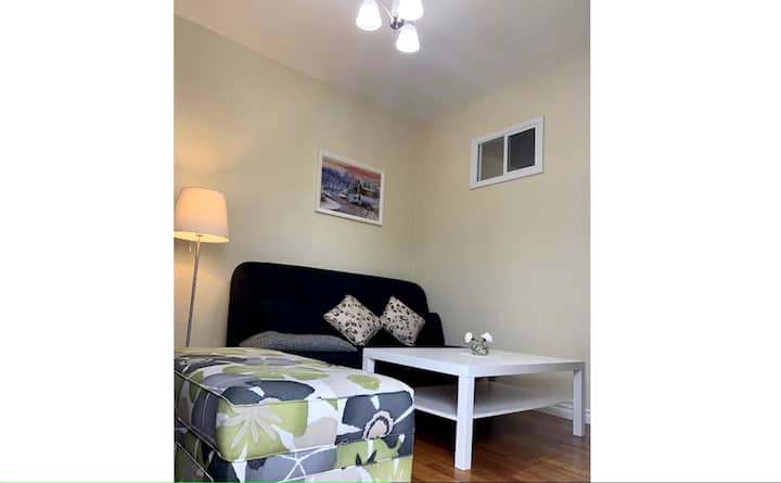 2' Walk Jean Talon Metro.special Price ! - Montreal