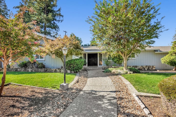 Large Home|sleeps Many 4b/2b - Walnut Creek, CA