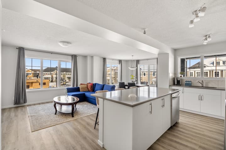 Free Banff Pass » Ac » Garage » Family Friendly - Airdrie