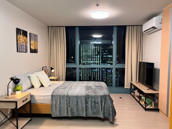 Amazing Fountain View 1br Condo In Uptown Bgc - Taguig