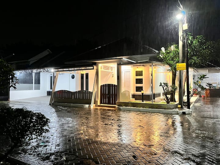 A Comfy House For Your Family - Cirebon