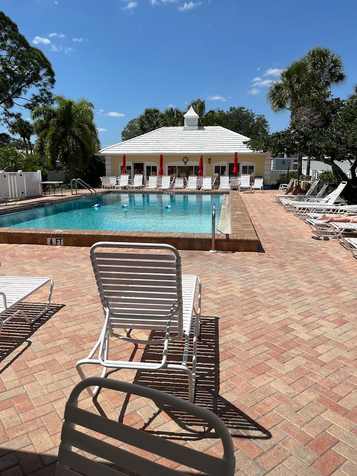 Updated Condo - Golf Course View - Venice Beach, FL