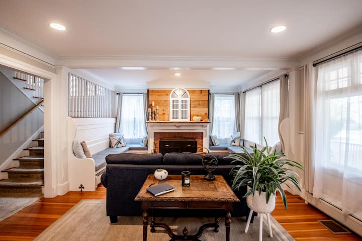 Two Queen Bedrooms Suite In Charming B&b - Kennebunkport, ME