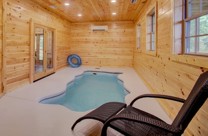 Upscale Cabin- Indoor Heated Pool, Game Rm - Pigeon Forge, TN