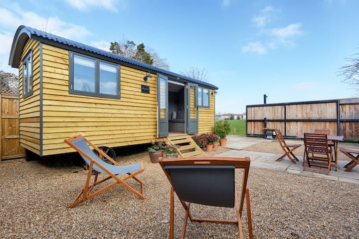 Whitstable Shepherds Hut Minutes From The Harbour! - Whitstable