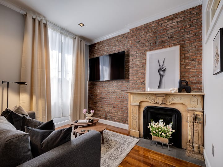 Gorgeous Bedroom In Stylish Apartment! - New York City