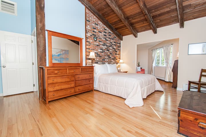 6br—whimsical & Secluded—5 Minutes To Beach! - Harwich